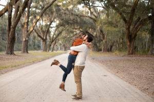 5 Easy Couple Poses for Your Next Adventure - McMillans Meet World